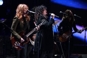 Top 10 Heart Songs - ClassicRockHistory.com