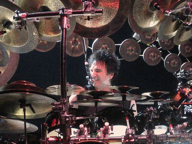 640px-Terry_Bozzio - ClassicRockHistory.com