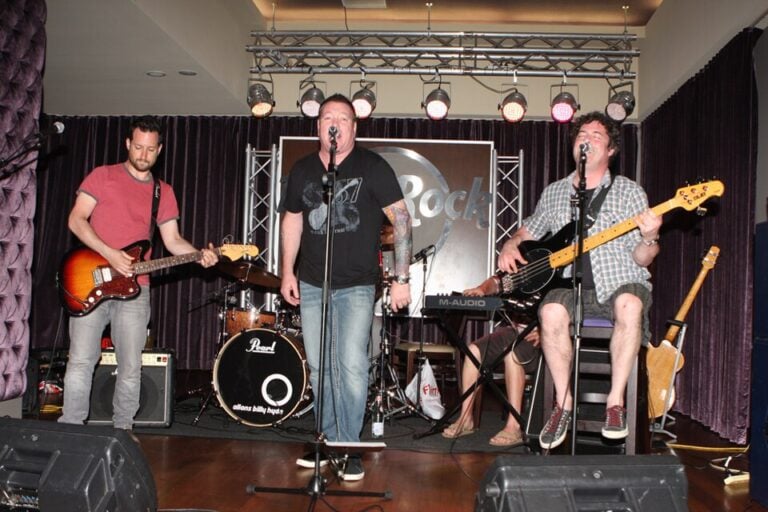 Complete List Of Smash Mouth Band Members - ClassicRockHistory.com