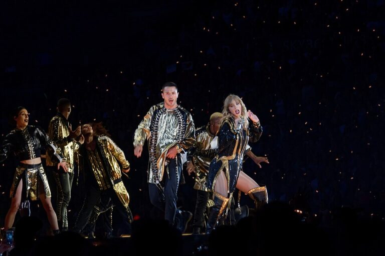 Complete List Of Taylor Swift Band Members - ClassicRockHistory.com