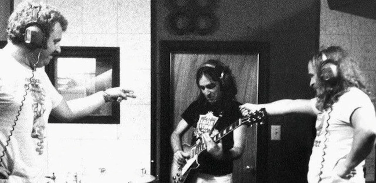 An Interview With Session Guitar Legend Wayne Perkins ...